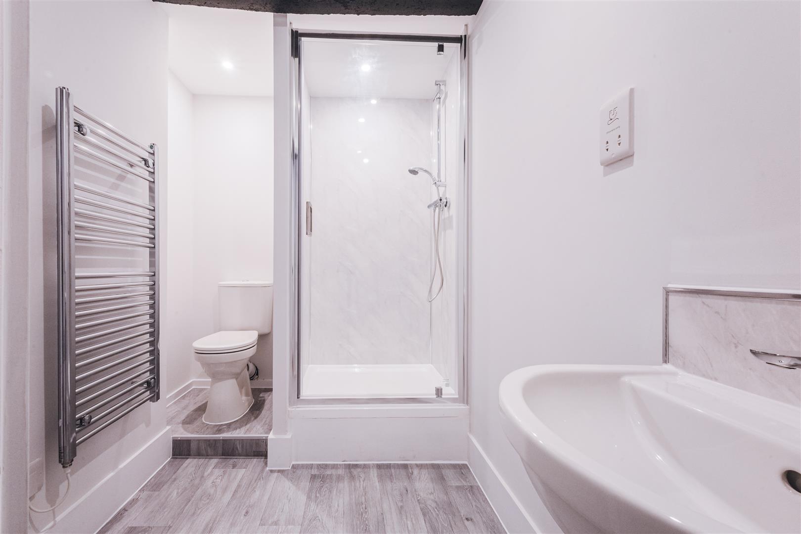 White Hart Mews, The Green, Calne - Butfield Breach